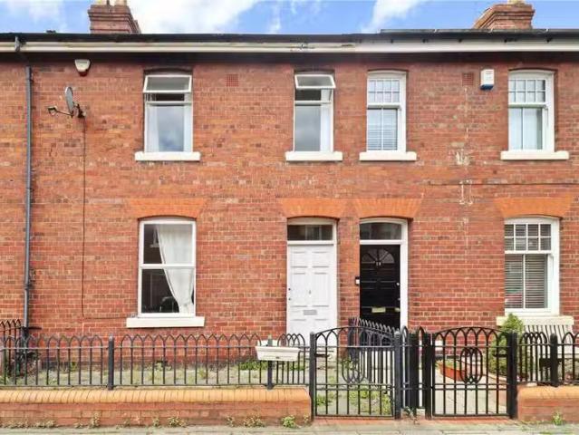 3 bedroom Mid Terrace House to rent, Richardson Street, Newcas.