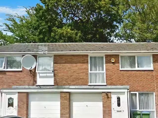 3 bedroom Mid Terrace House to rent, Robinia Green, Southampto.