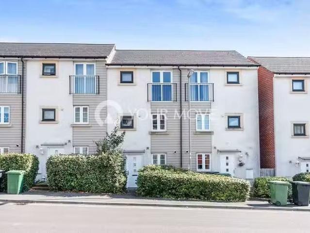 3 bedroom Mid Terrace House to rent, Sinclair Drive, Basingsto.