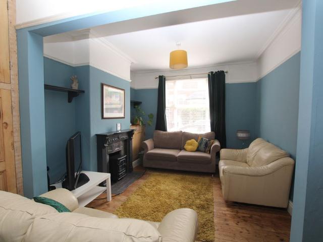 3 Bedroom Mid Terraced House, Chester