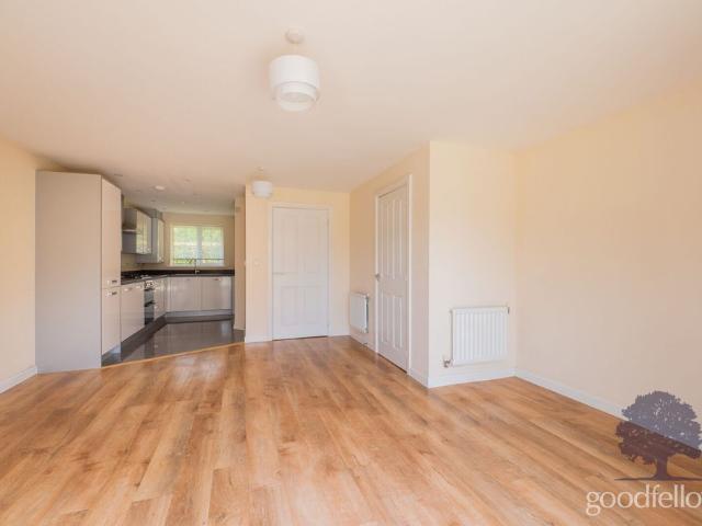 3 bedroom mid terraced house to rent