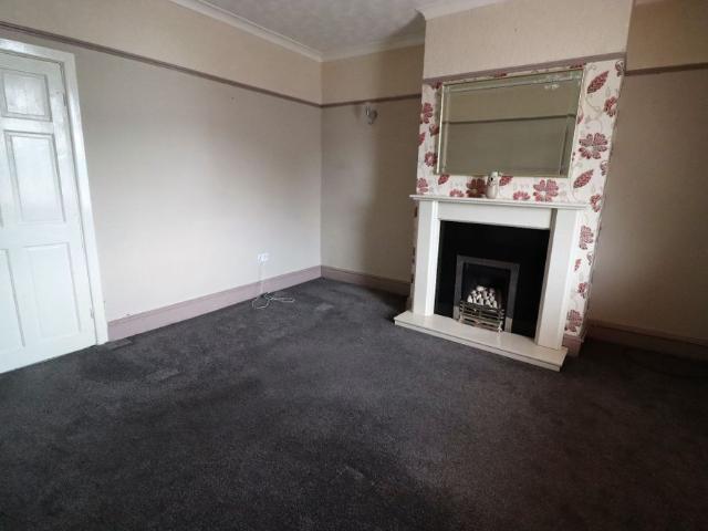 3 Bedroom Mid Terraced House To Rent