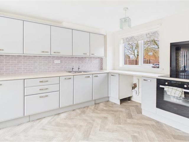 3 Bedroom Mid Terraced House