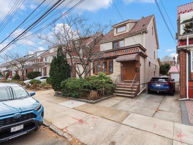 3 bedroom, Middle Village NY 11379 LS101802084