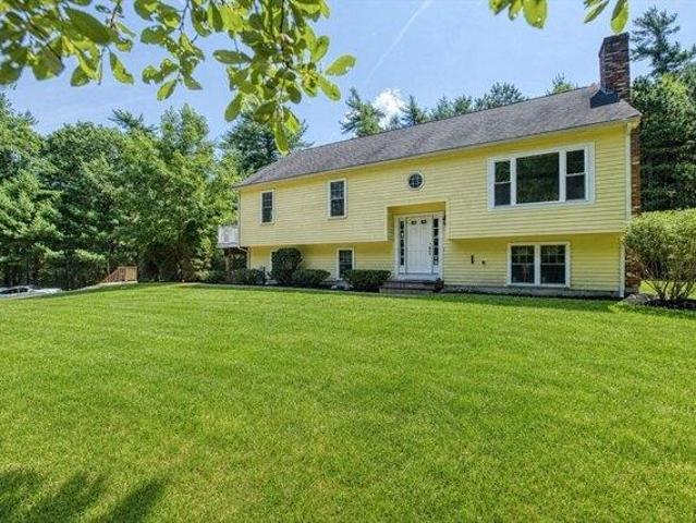 3 bedroom, Middleboro MA 02346 104478784