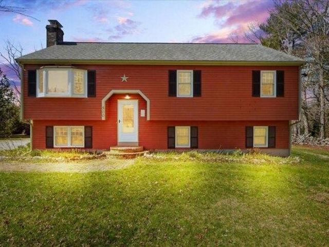3 bedroom, Middleboro MA 02346 LS102409766