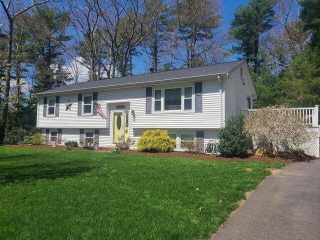 3 bedroom, Middleboro MA 02346 LS103073698