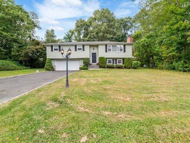 3 bedroom, Middlebury CT 06762 102564177