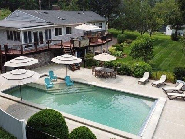 3 bedroom, Middleton MA 01949 102564684