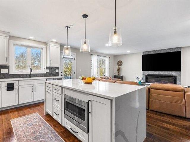 3 bedroom, Middleton MA 01949 104788680