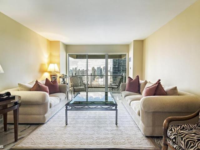 3 bedroom, Midtown East NY 96462179