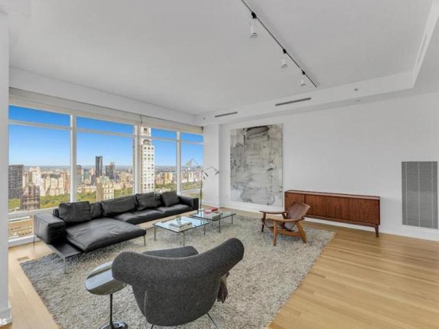 3 bedroom, Midtown East NY 98330386