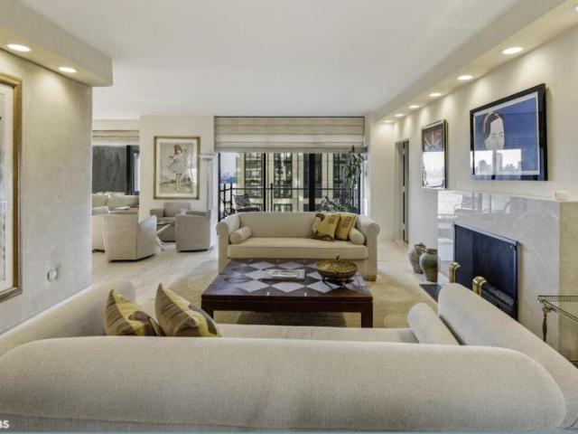 3 bedroom, Midtown East NY 98817901