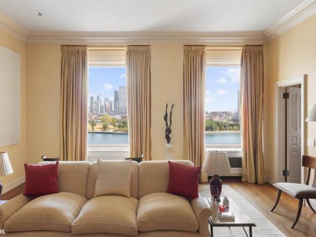 3 bedroom, Midtown East NY 98817995