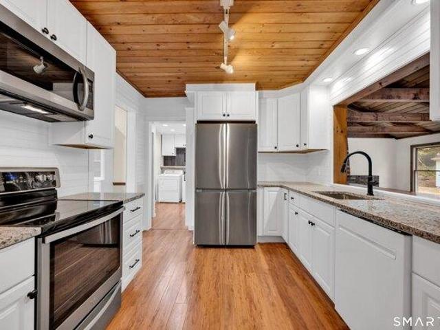 3 bedroom, Milford CT 06461 102475826