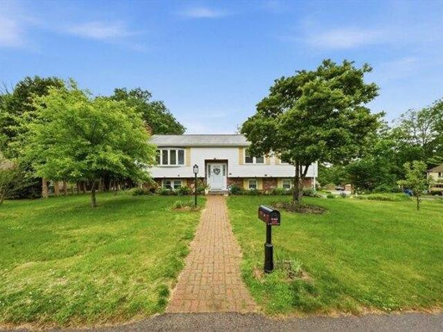3 bedroom, Milford MA 01757 105082009