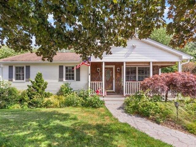 3 bedroom, Milford MA 01757 105104735