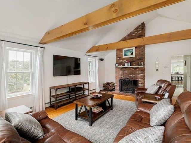 3 bedroom, Milford MA 01757 105106766