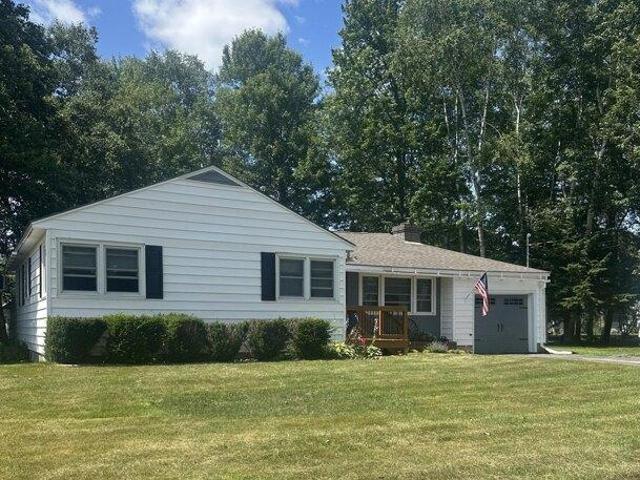 3 bedroom, Millinocket ME 04462 102060754