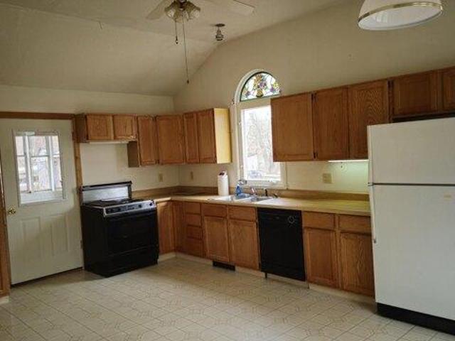3 bedroom, Millinocket ME 04462 LS102823216