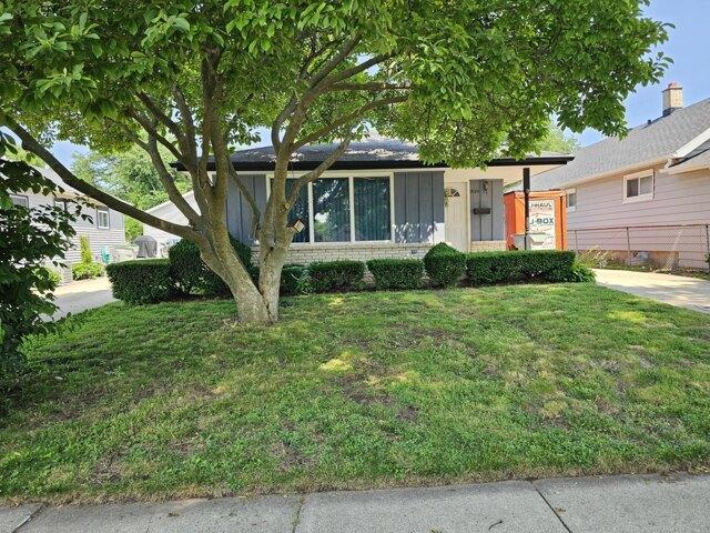 3 bedroom, Milwaukee WI 53227 LS93439809