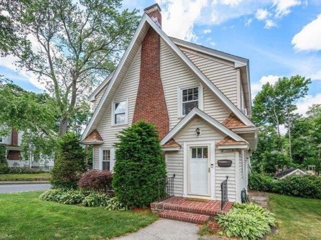 3 bedroom, Milton MA 02186 105080123