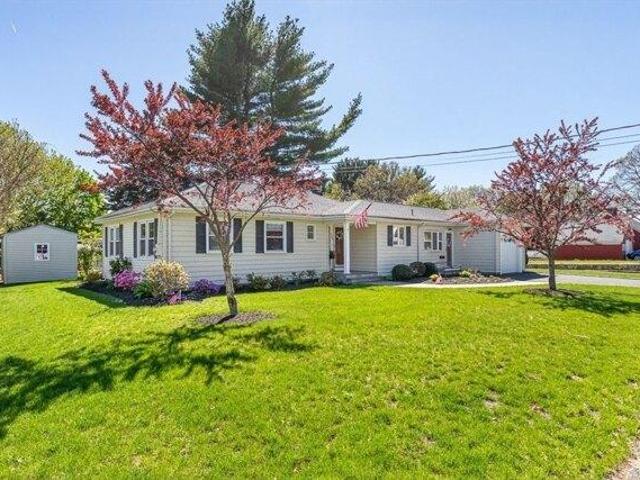 3 bedroom, Norwood MA 02062 102823016