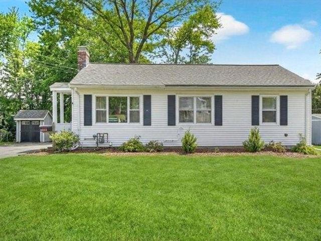 3 bedroom, Norwood MA 02062 102824915