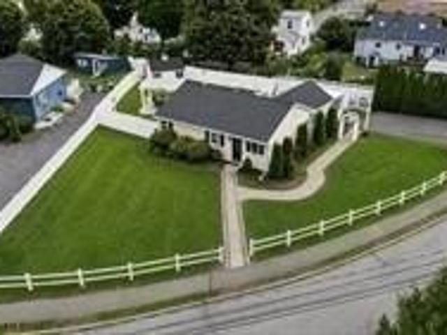 3 bedroom, Norwood MA 02062 105040424