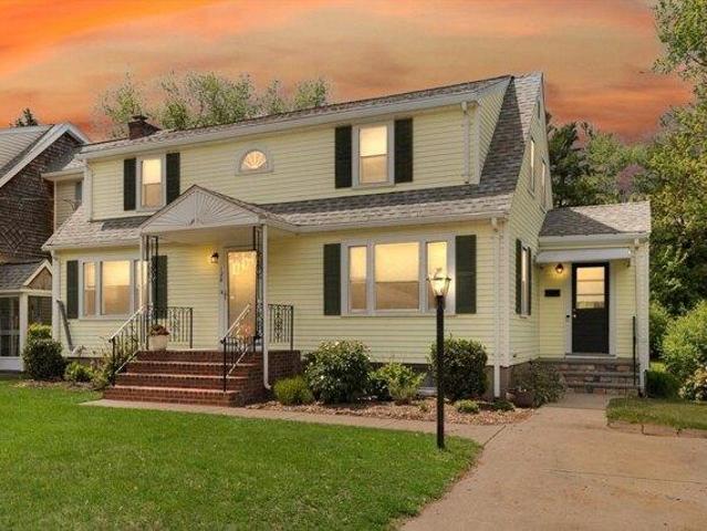 3 bedroom, Norwood MA 02062 105255734