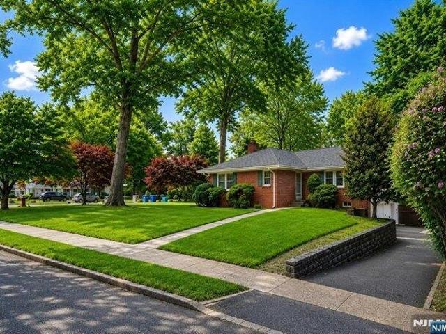 3 bedroom, Norwood NJ 07648 105140901