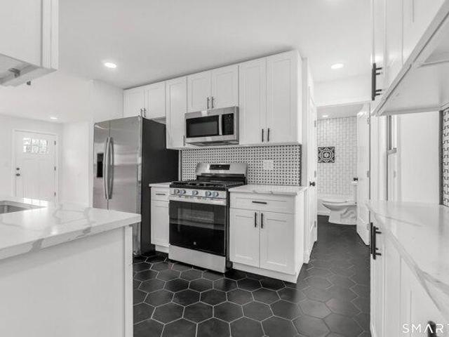 3 bedroom, Norwalk CT 06854 LS101601164