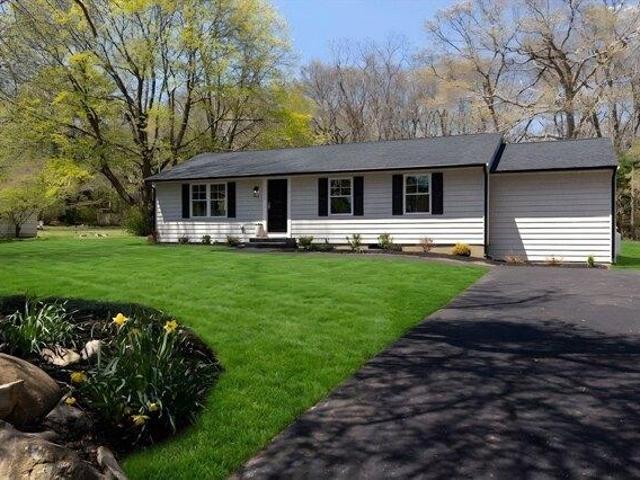3 bedroom, Norwell MA 02061 LS102216745