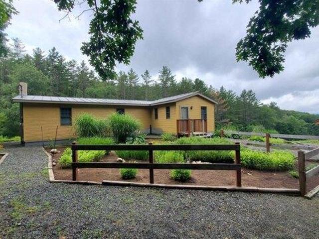 3 bedroom, Norwich VT 05055 LS102158265