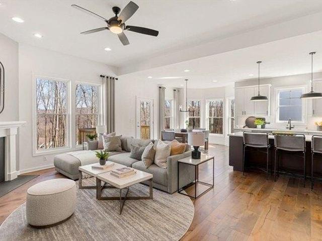 3 bedroom, Norton MA 02766 105114149