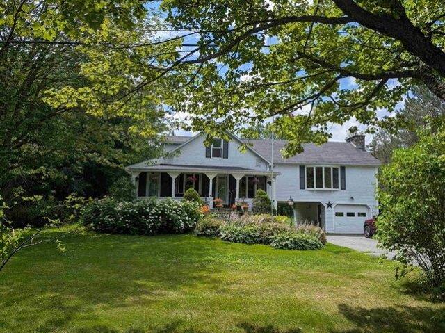 3 bedroom, Norton VT 05907 104810612