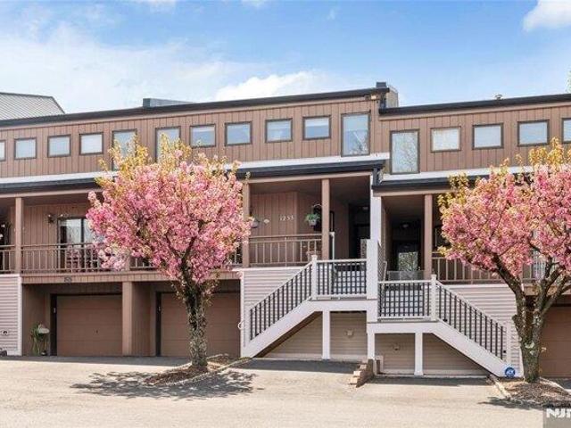 3 bedroom, North Caldwell NJ 07006 101800151
