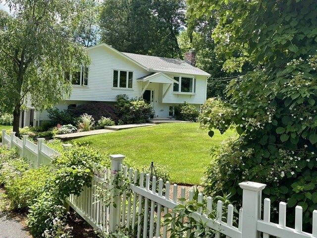 3 bedroom, North Andover MA 01845 104810112