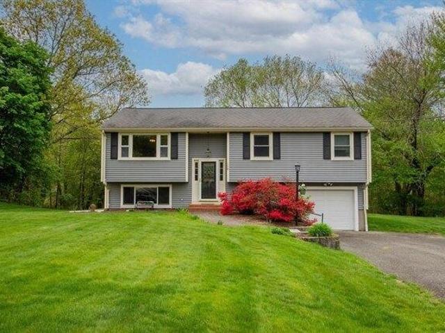 3 bedroom, North Attleboro MA 02760 102632735