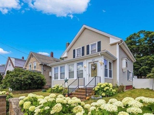 3 bedroom, North Attleboro MA 02760 104812127