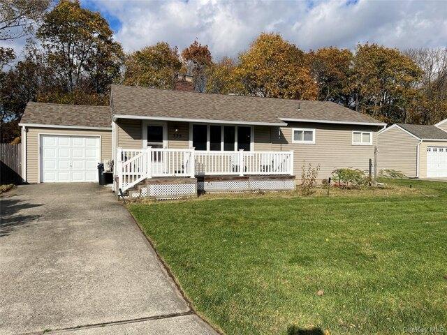 3 bedroom, North Babylon NY 11703 103601699