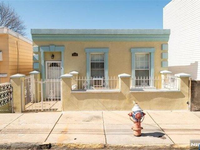 3 bedroom, North Bergen NJ 07047 102530373