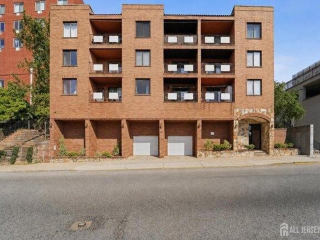 3 bedroom, North Bergen NJ 07047 104112581
