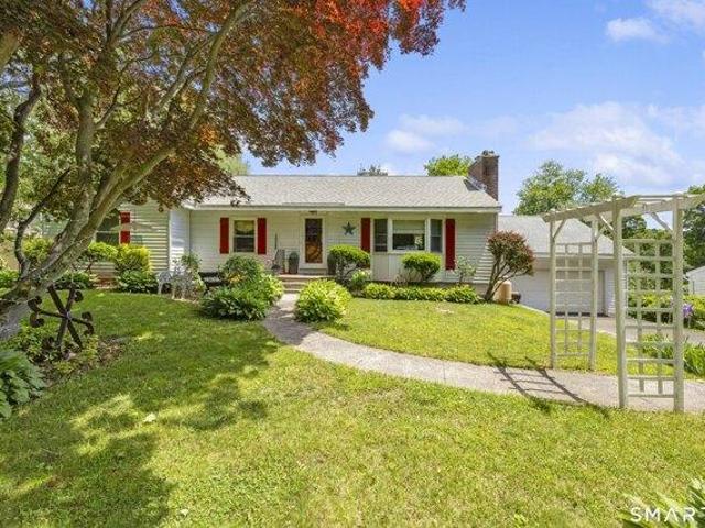 3 bedroom, North Branford CT 06472 104115174