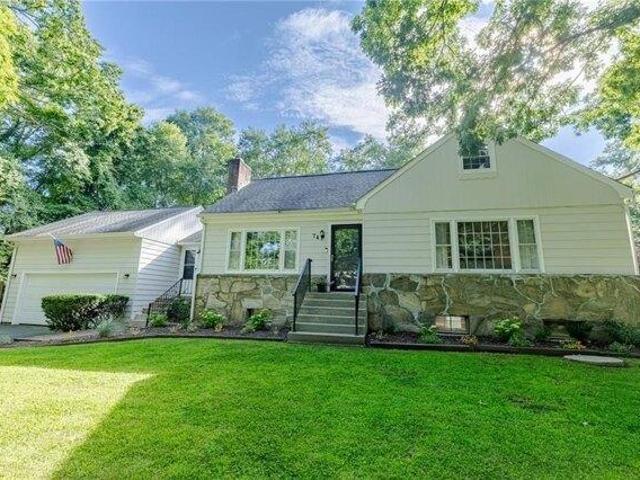 3 bedroom, North Smithfield RI 02896 105093359