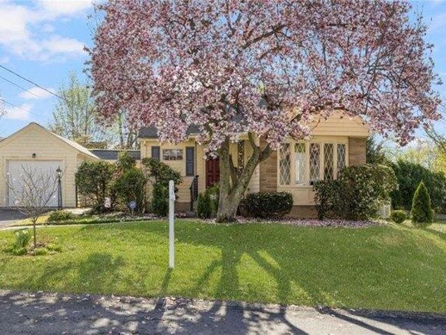 3 bedroom, North Providence RI 02911 102120427