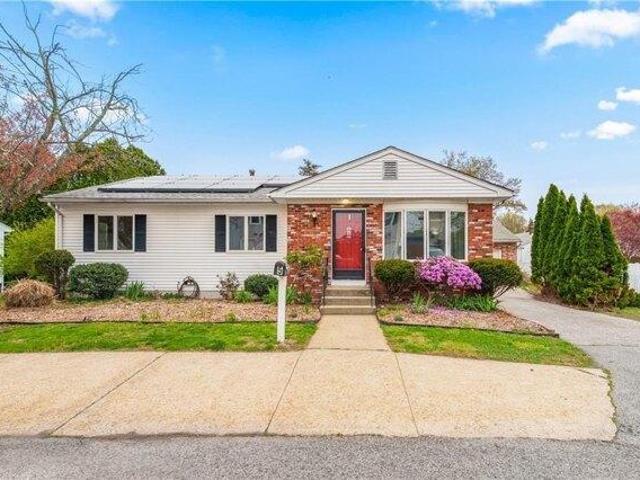 3 bedroom, North Providence RI 02911 102371594