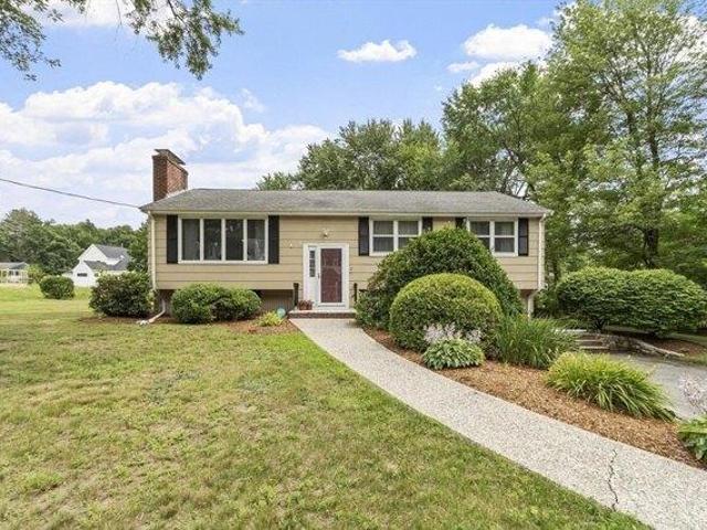 3 bedroom, North Reading MA 01864 104604287