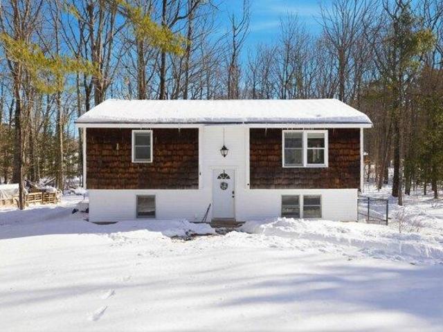 3 bedroom, Northfield NH 03276 102217322