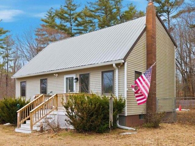 3 bedroom, Northfield NH 03276 LS102409659